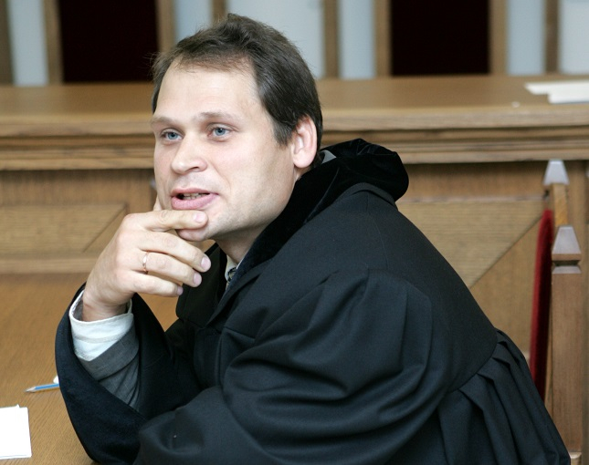 Bijušais prokurors Pundurs noliedz vardarbību ģimenē (papild.)