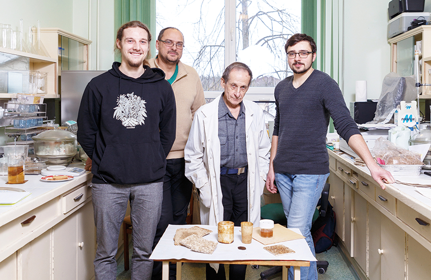 Kaņepes un skujas plastmasas vietā