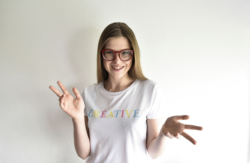 Anete Germane, latviešu alfabēta skaidrotāja YouTube