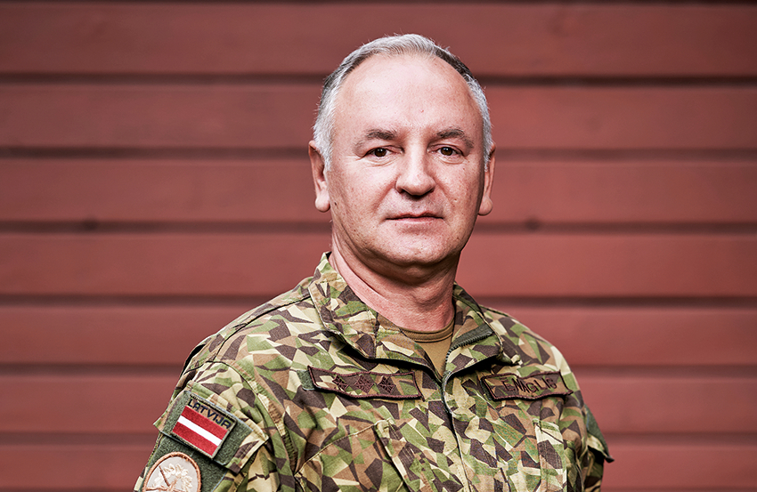 Krievu robeža vaļā stāv