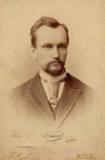 Atceroties dzejnieku Raini